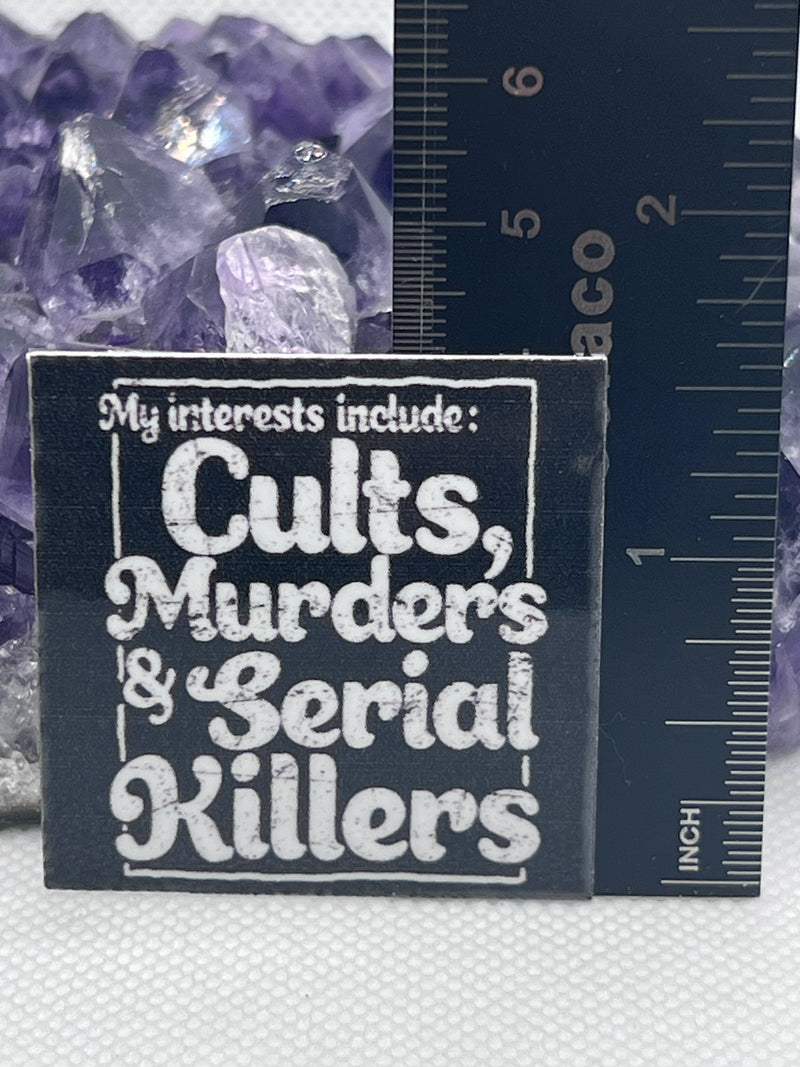 “Cults, murders, murders serial, killers” Vinyl Sticker – THE VINTAGE LOTUS